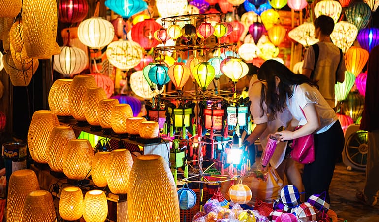 Discover the Magic of the Hoi An Lantern Festival – Lantern Travel